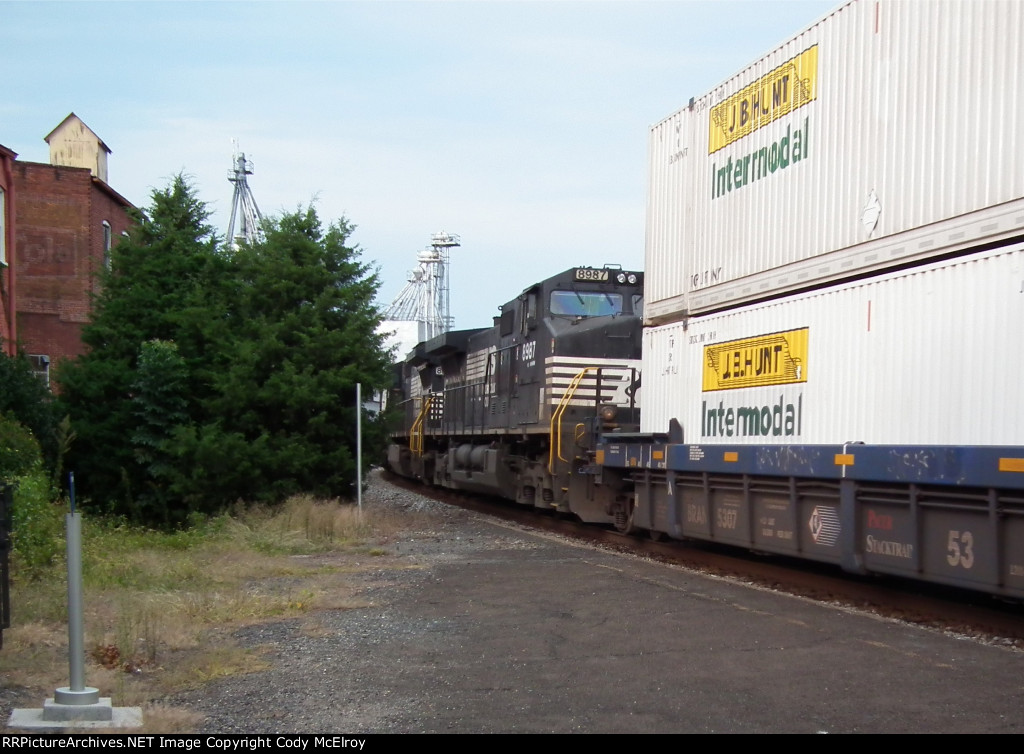 Northbound Intermodal at Culpeper